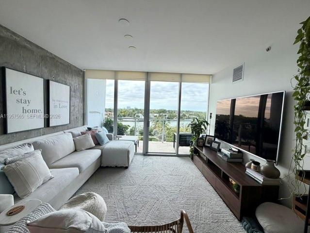 6305 Indian Creek Dr Apt 6B, Miami Beach, FL 33141