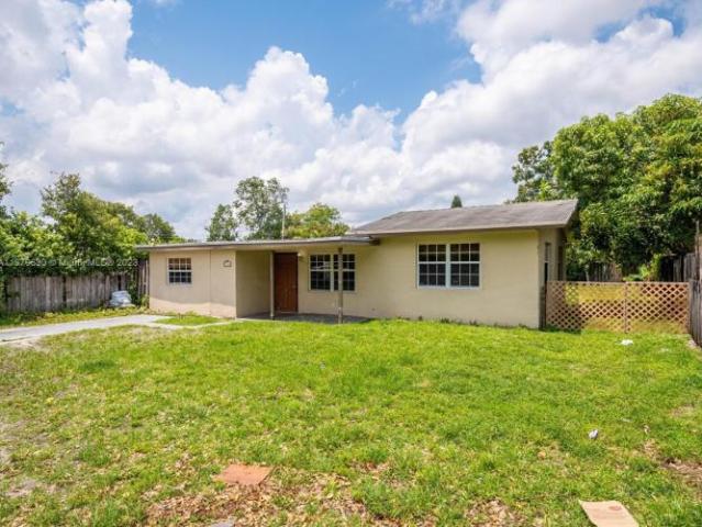 6305 Pierce St, Hollywood, FL 33024