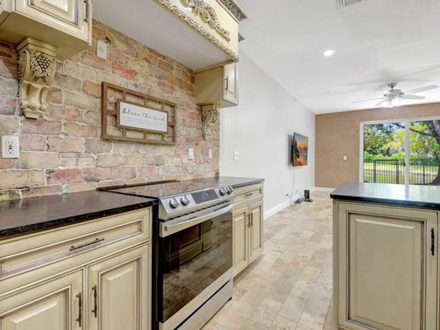 6306 Crescent Lake Way, Greenacres, FL 33463