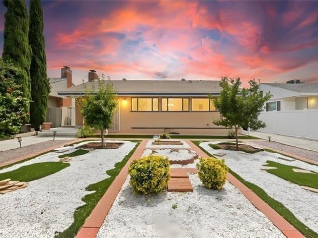 6306 Denny Ave, North Hollywood, CA 91606