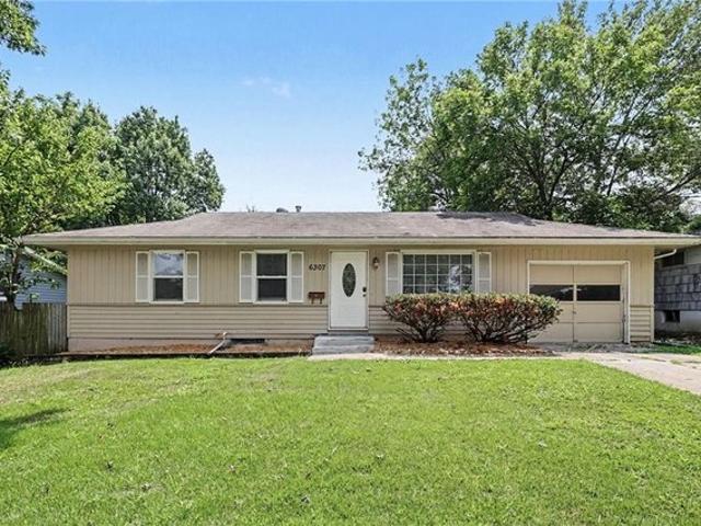6307 E 154th Ter, Grandview, MO 64030