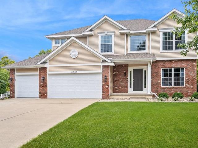 6307 Stanmore Ct, Johnston, IA 50131