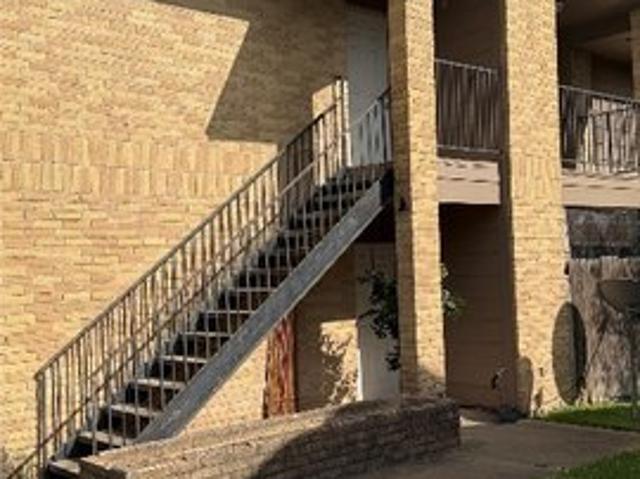 6307 W Gulf Bank Rd Unit 16, Houston, TX 77088