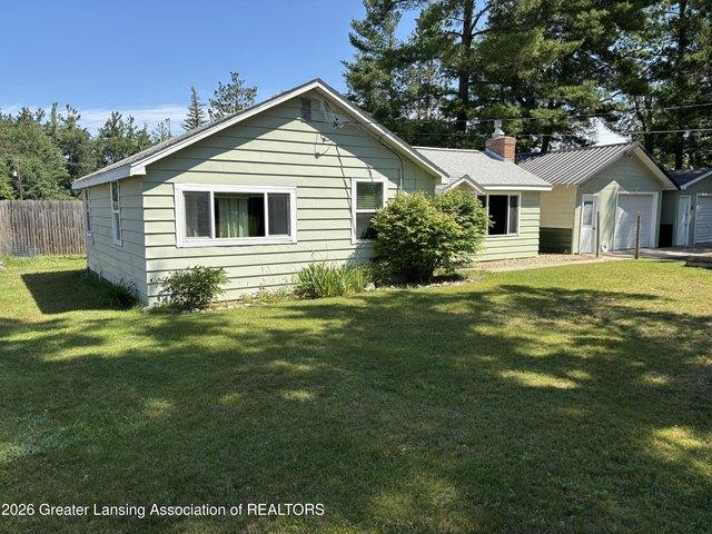 6308 E Dorothy Ave, Indian River, MI 49749
