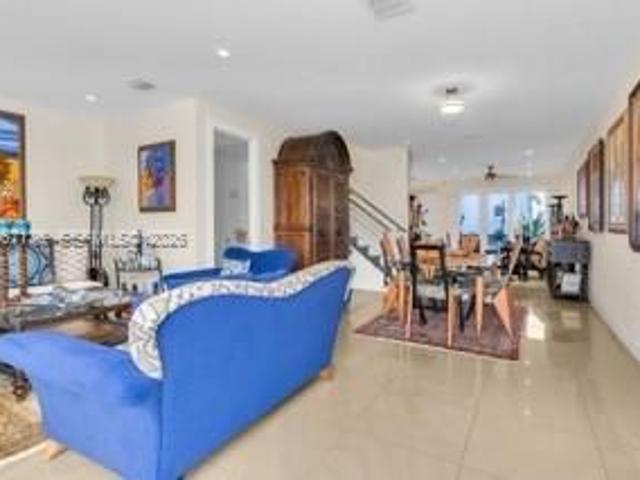 6309 NW 104 Th Path, Doral, US, FL