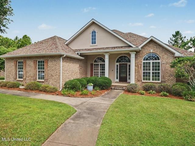 6309 W Silverleaf Dr, Ocean Springs, MS 39564