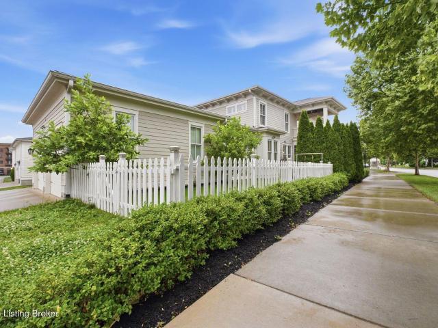 6300 Mistflower Cir