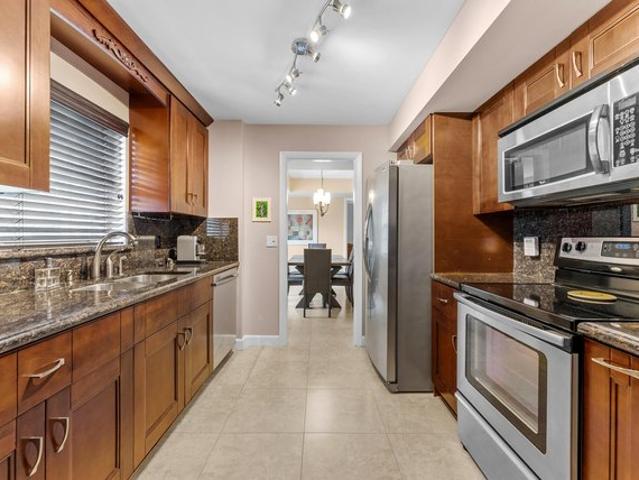 6300 NW 2nd Ave Apt 201, Boca Raton, FL 33487