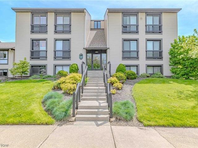 6300 Greenwood Pkwy Apt 402, Northfield, OH 44067