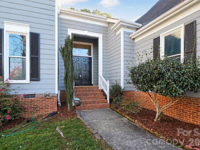 6300 Hawkwood Lane