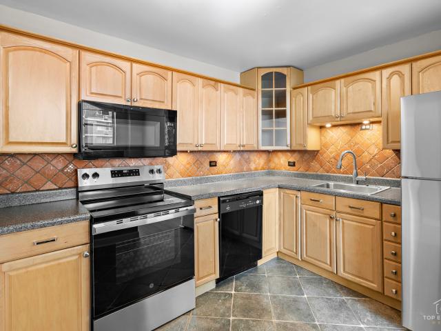 6301 N Sheridan Road # 19N