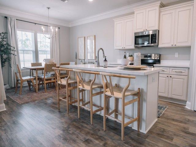 6301 Annie Cv, Ocean Springs, MS 39564