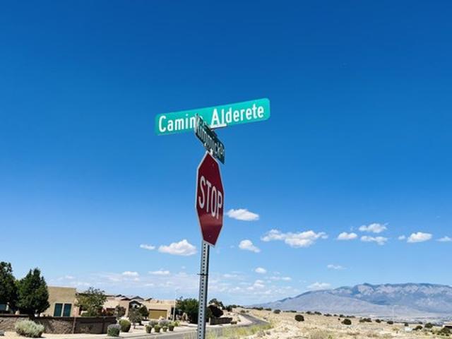 6301 Camino Alto Rd NW, Albuquerque, NM 87120