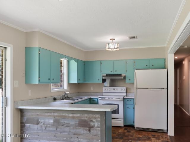 6301 Cleo Drive
