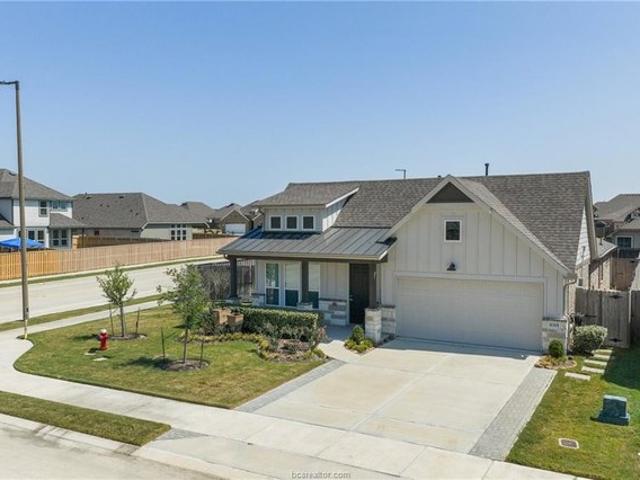 6301 Fulton Dr, College Station, TX 77845