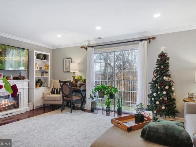 6301 Fenestra Court # 139C