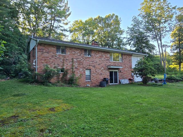 6301 Leeds Manor