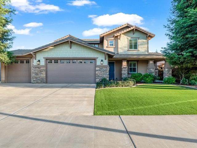 6301 W Oriole Ave, Visalia, CA 93291