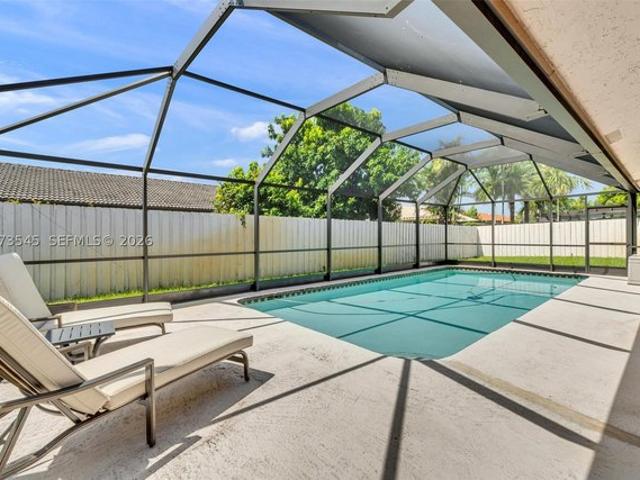6302 NW 201st Ter, Hialeah, FL 33015