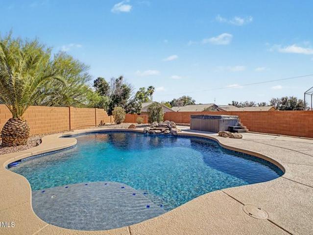 6302 N 69th Dr, Glendale, AZ 85303