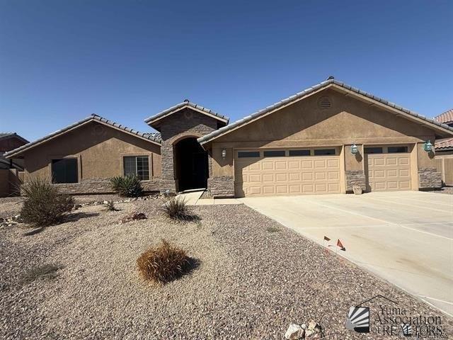 6302 E 47th St, Yuma, AZ 85365