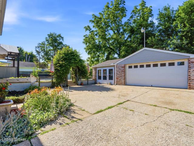 6302 Green Manor Dr