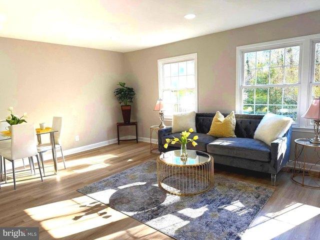 6302 Paddington Ln, Centreville, VA 20120