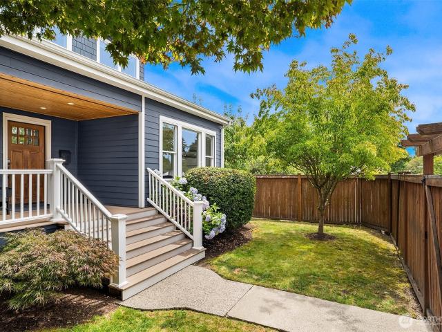 6302 15th Avenue NE