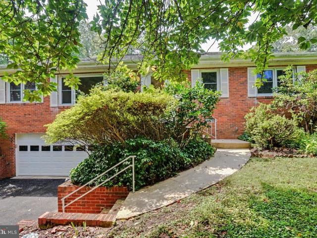 6303 Mallard Lane