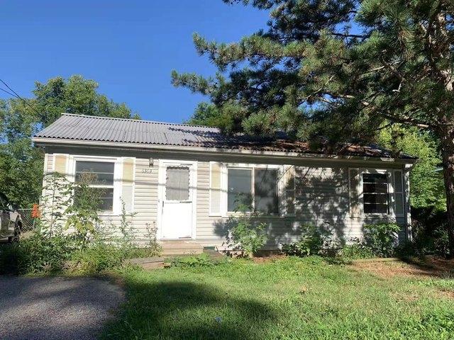 6303 Marsh Rd, Haslett, MI 48840