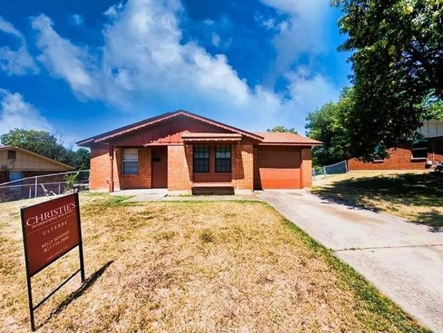 6303 Basswood Dr, Fort Worth, TX 76135