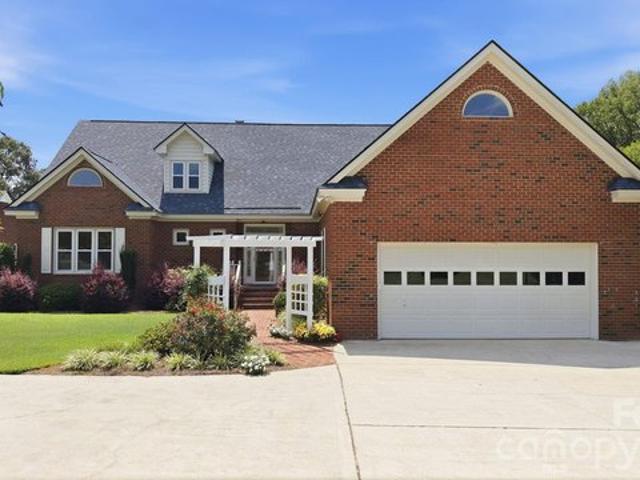 6303 Pointe Ln Unit 25, Rocky Mount, NC 27803
