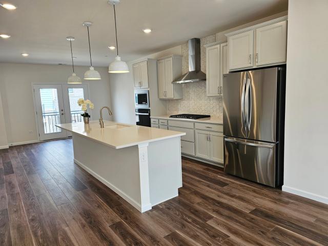 6303 Sandbelt Drive