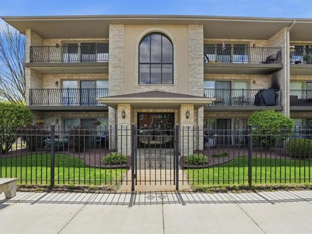 6303 W 63rd St Unit 3D, Chicago, IL 60638