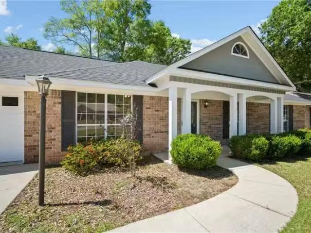 6303 WOODSIDE DR N, THEODORE, AL 36582 Single Family Residence.