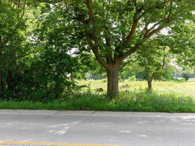 630 Green Bay Rd, Thiensville, WI 53092