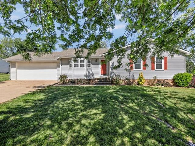 630 Edgefield Dr, Hohenwald, TN 38462