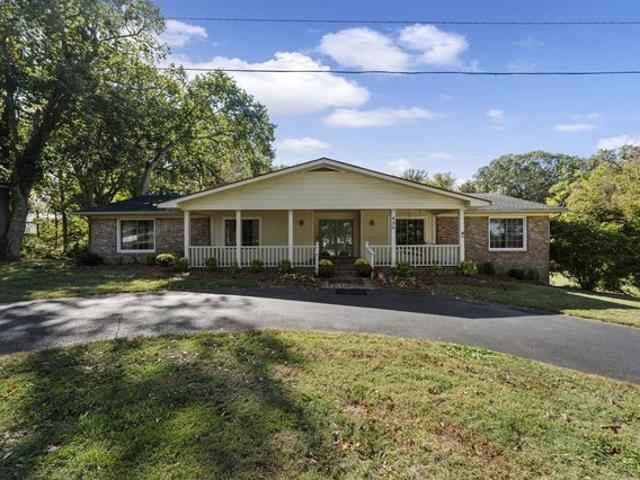 630 Oak Grove Way, Bowling Green, KY 42104