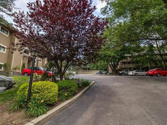 630 Oaklawn Ave, Cranston, RI 02920