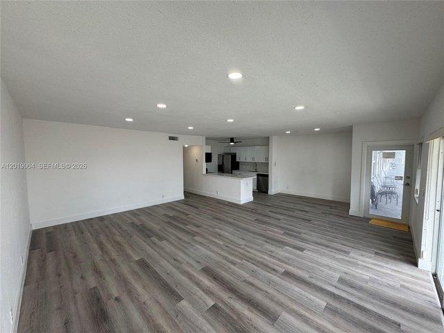 630 Layne Blvd Apt 211, Hallandale Beach, FL 33009