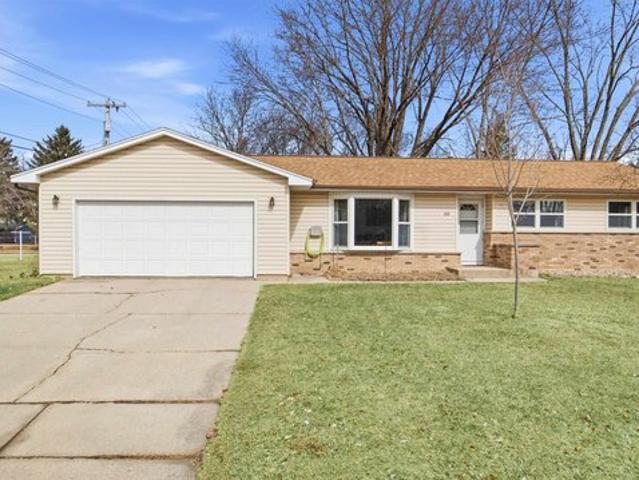 630 Lincoln Ave, Prairie du Sac, WI 53578