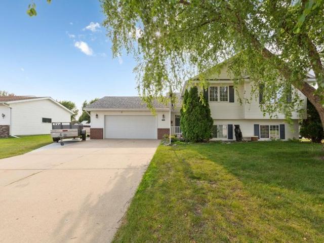 630 Morning Dr, Owatonna, MN 55060