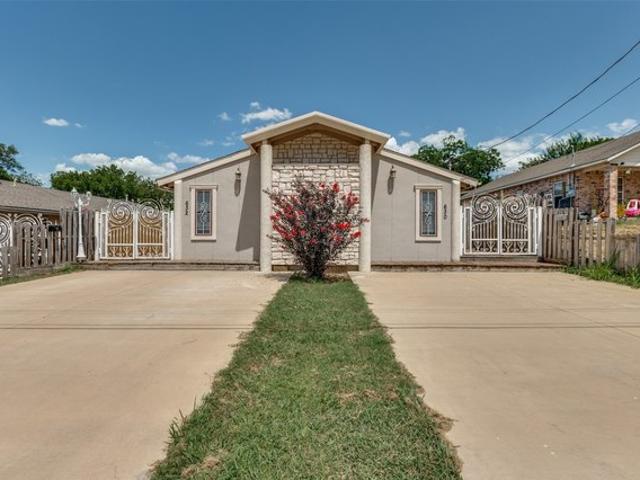 630 NW 11th St, Grand Prairie, TX 75050