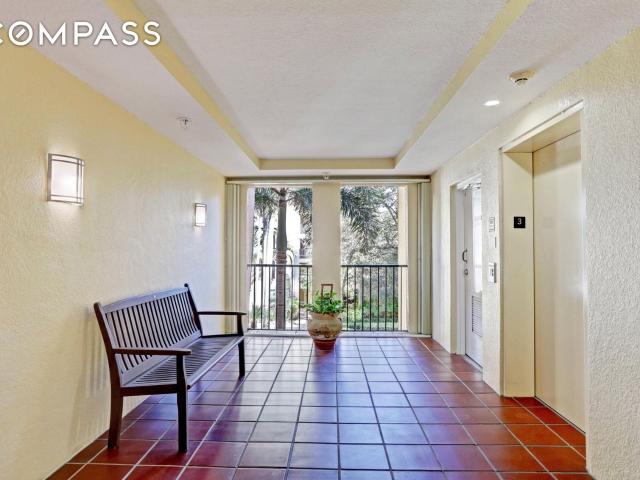 630 S Sapodilla Ave 321, West Palm Beach, FL