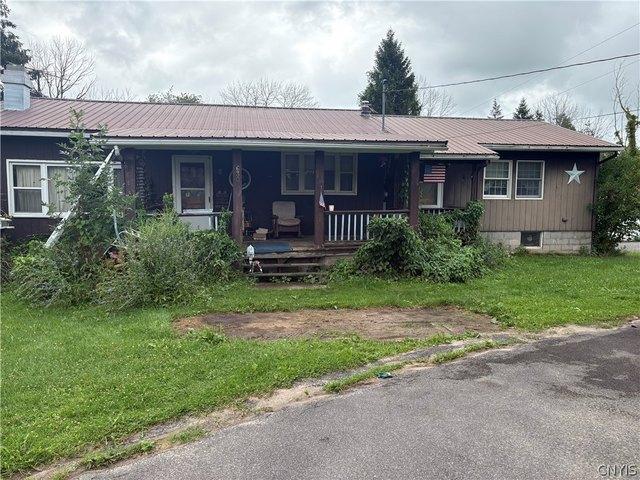 630 Red School House Rd, Fulton, NY 13069