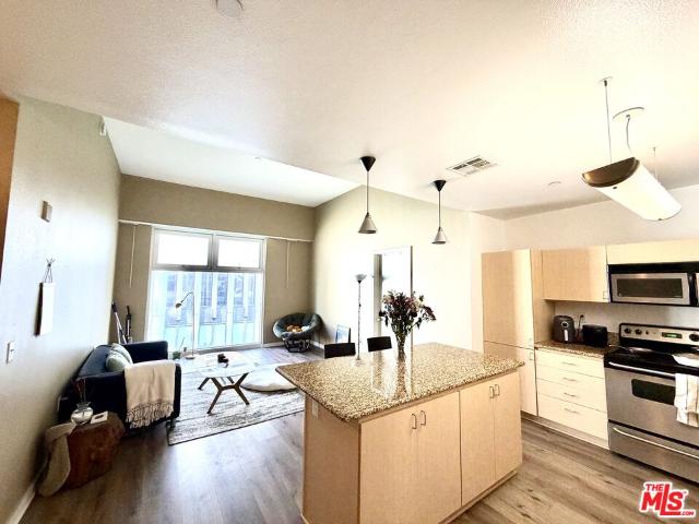 630 W 6th St, Unit 502, Los Angeles, CA 90017 | MLS #26652 | Compass
