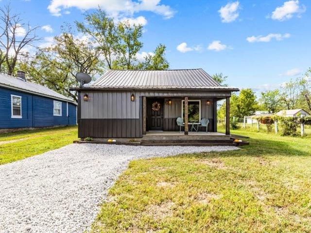 630 W North St, Mountain Grove, MO 65711