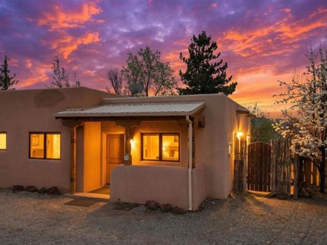 630 Zuni St Apt 16, Taos, NM 87571