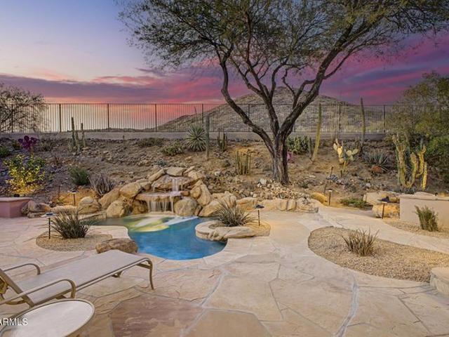 6314 W Hill Ln, Glendale, AZ 85310