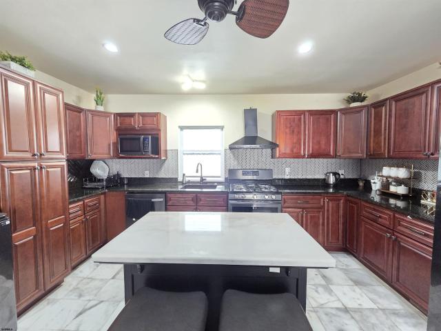 6315 Monmouth Ave